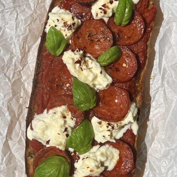 Pepperoni Pizza Garlic Bread - butt.erhand