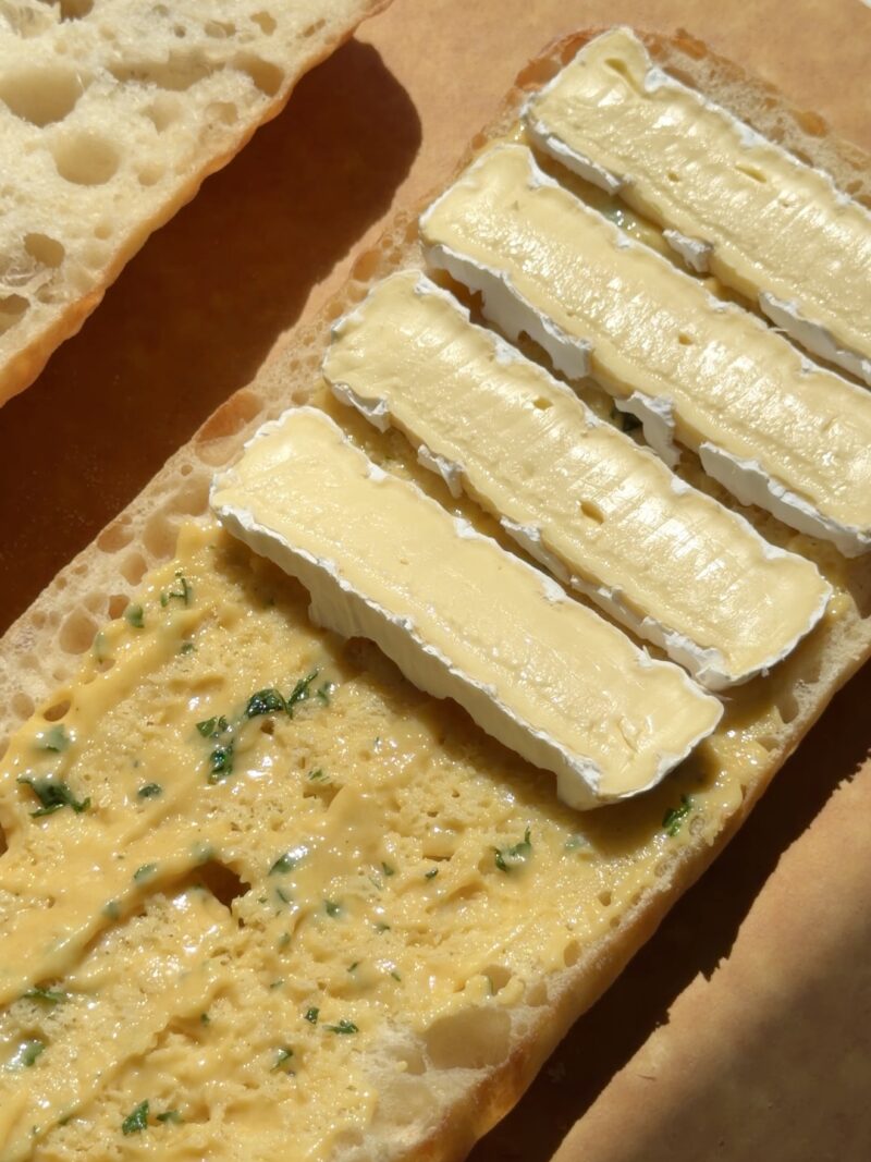 Miso Mushroom Garlic Bread - butt.erhand